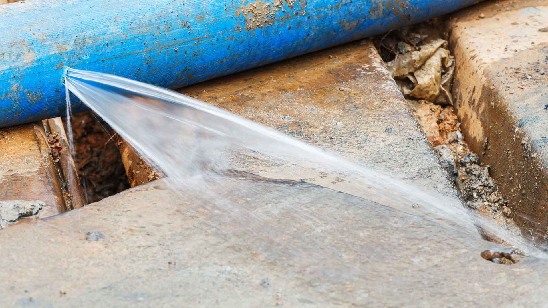 DIY Burst Pipe Repair Guide: When to Fix it Yourself vs Calling a Plumber