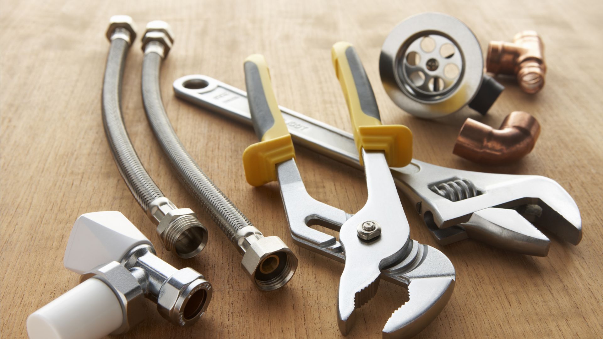 Build Your Home's Emergency Plumbing Kit: Fast & Easy